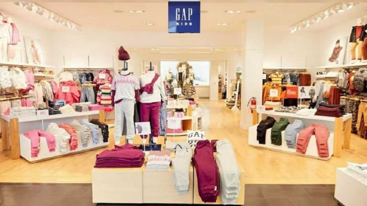 Reliance Retail opens the first Gap store in India | Loktej Business ...