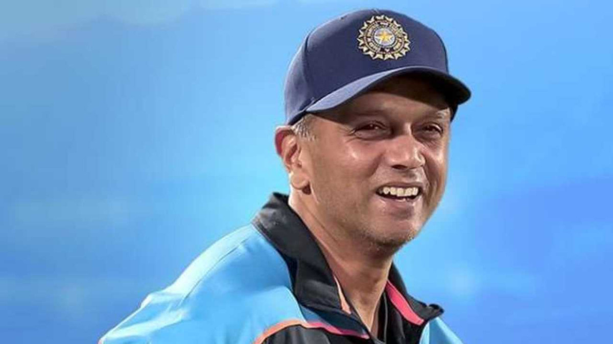 Former Cricketer Rahul Dravid Seen Arguing with Auto Driver in Viral ...