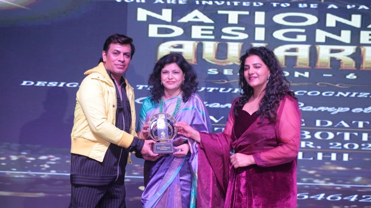 Kavita Singh Bhadauriya Receives Best Western Wear Designer Award at ...