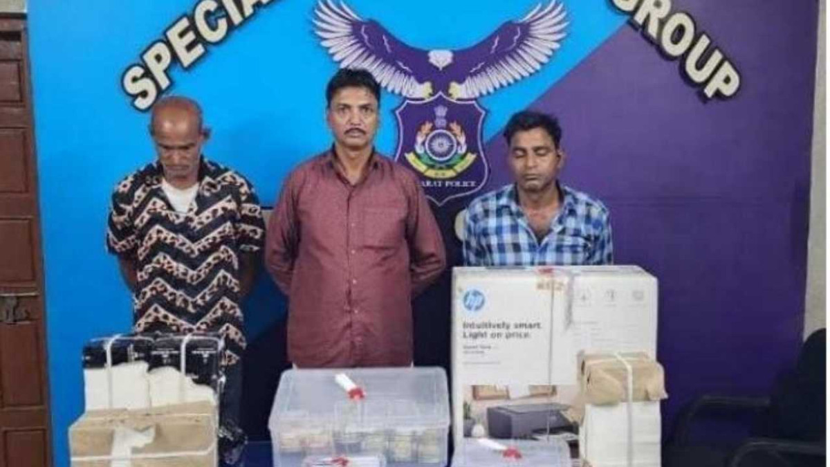 Surat Police Bust Fake Note Factory in Limbayat | Loktej Surat News ...