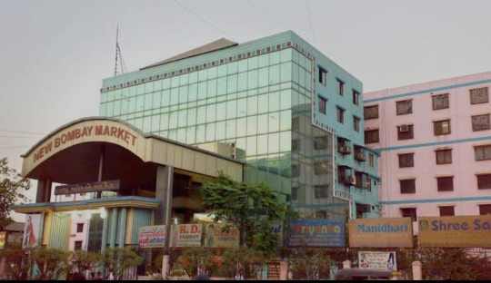 Surat's New Bombay Textile Market Emerges as a Key Hub for Affordable ...