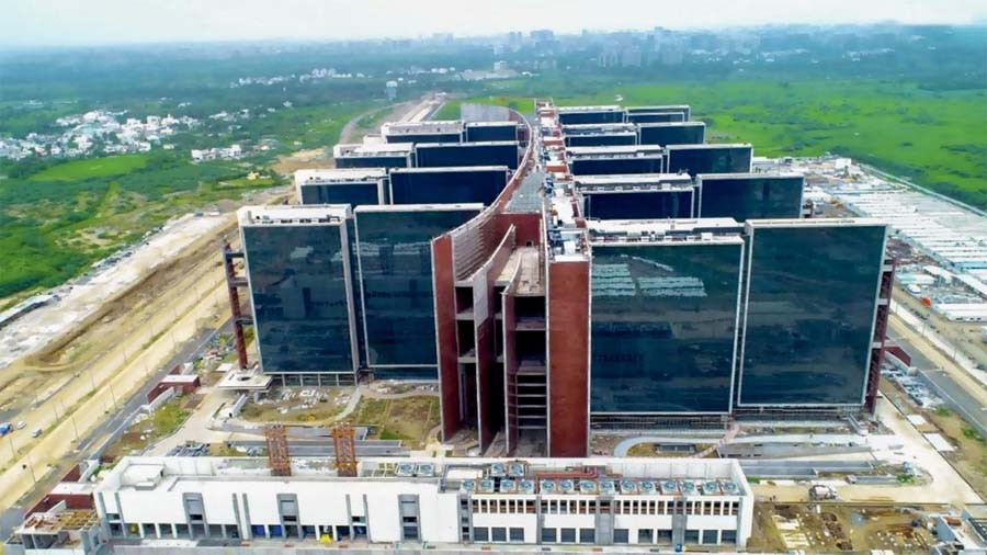 World's Largest Office Building Set to Open in Surat, Demand for ...