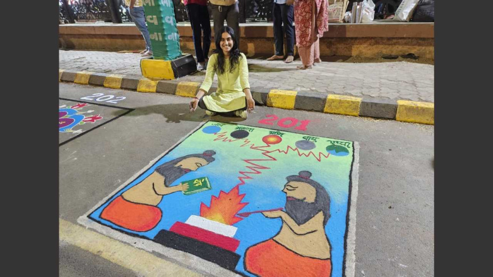 Ayurvedic doctor Hetvi Jobanputra’s rangoli captivates audience at ...