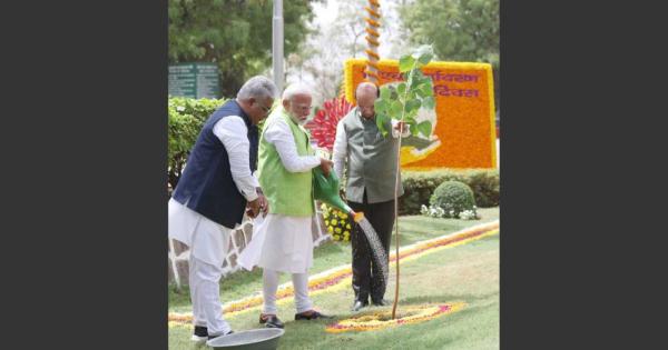 PM Modi launches 'One Tree in the Name of Mother' campaign on World ...